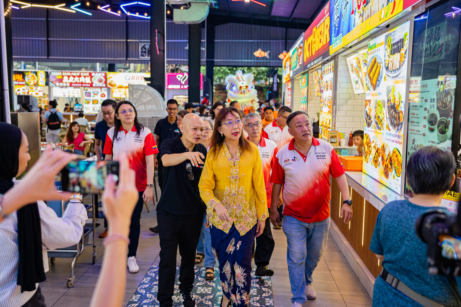 Foodie Foodie @ Kuchai Sets ASEAN Records for Largest Retractable Roof in a Food Court - ASEAN HUB