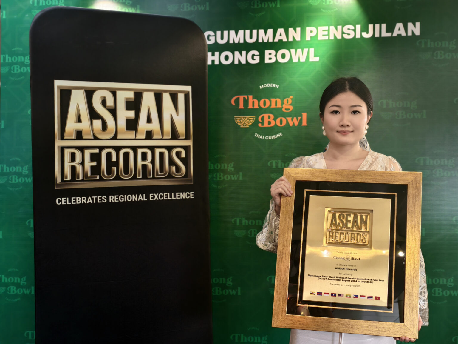 Thong Bowl Sets ASEAN Records for Most Super Bowl-Sized Thai Beef Noodle Bowls Sold in One Year ...